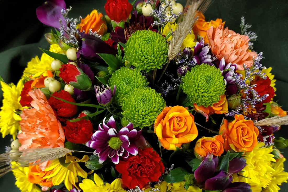 Harry's Flowers Victoria | Elegant Christmas Floral Arrangements & Same ...